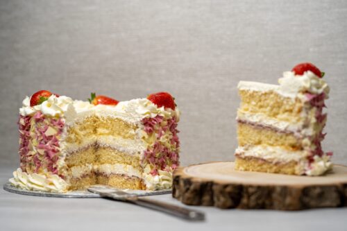 Indulge In The Finest Eggless Cakes At Cake House Bakery